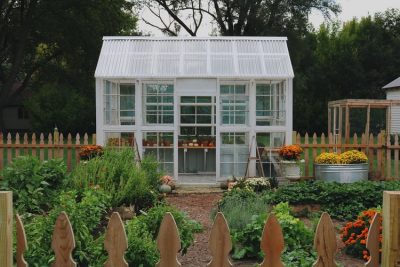 15 Classy Gardens & Structures